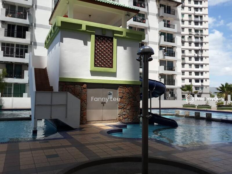 Halaman Kristal- Lengkok Free School, Jelutong, Timor Laut (Island ...