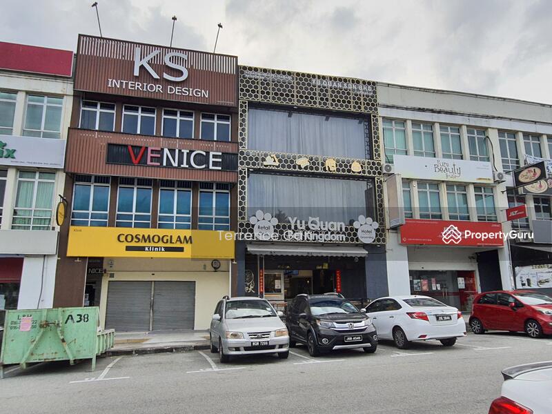 MOUNT AUSTIN AUSTIN HEIGHTS 3 STOREY SHOP FACING MAIN ROAD NEAR ...