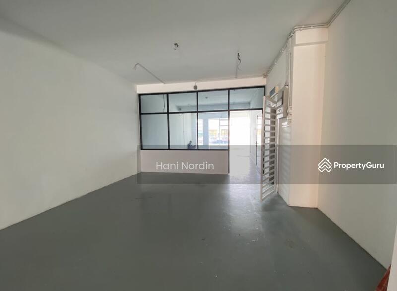 Bangi Sentral, Bdr Baru Bangi 4 storey, Can Be Seen from Mainroad ...