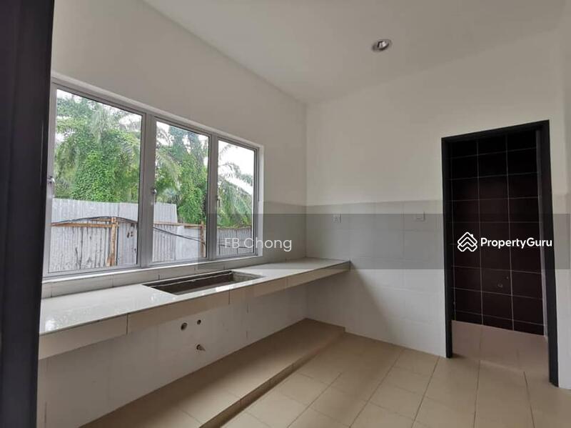 FREEHOLD NEW PARTIAL FURNISH TERRACE Jenderam Hilir Dengkil 15min ...