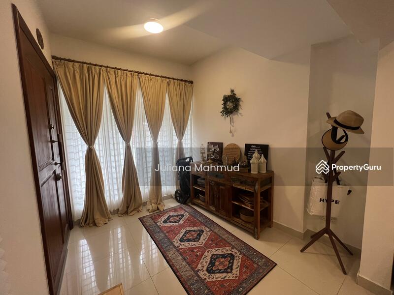 Renovated with hot and cold water piping 2.5 storey in Datuk Sulaiman ...