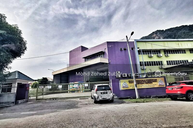 Facing Open Fully Extended Single Storey Taman Industri Bolton Batu ...