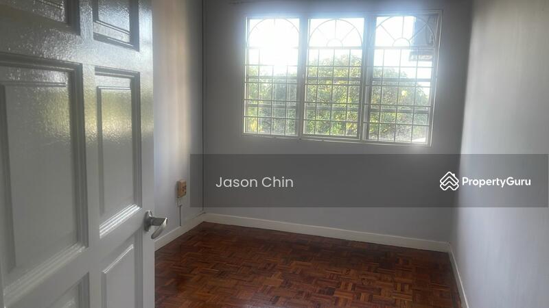 Double Storey House at USJ 22, walk to LRT & Shopping Mall untuk Untuk ...