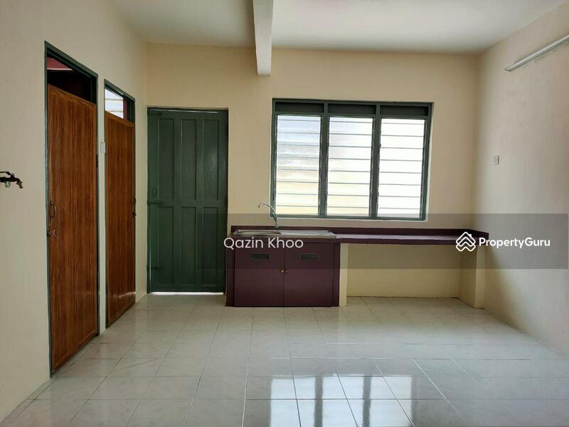 Gunung Rapat Pekan Razaki Renovated Double Storey Terrace House, Gunung ...