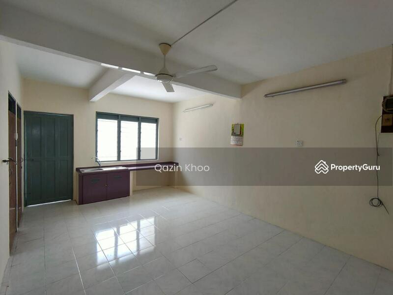 Gunung Rapat Pekan Razaki Renovated Double Storey Terrace House, Gunung ...