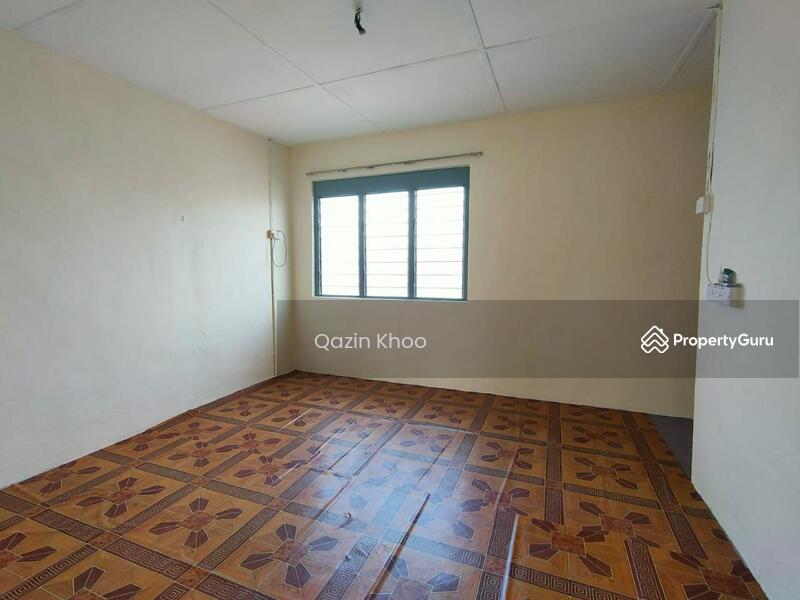 Gunung Rapat Pekan Razaki Renovated Double Storey Terrace House, Gunung ...