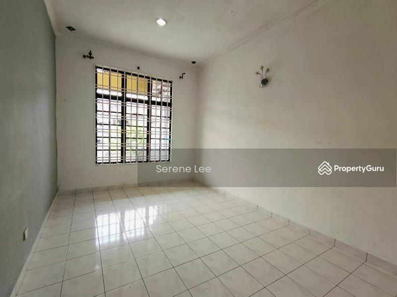 Taman Molek, Taman Molek, Johor Bahru, Johor, 4 Bedrooms, 1400 sqft, 1. ...