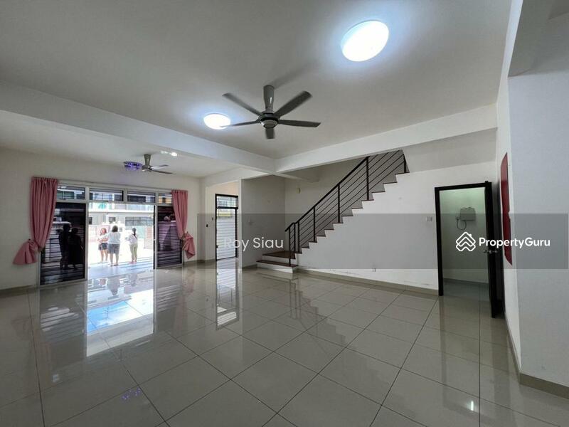 Taman Molek, Taman Molek, Johor Bahru, Johor, 4 Bedrooms, 2500 sqft, 2 ...