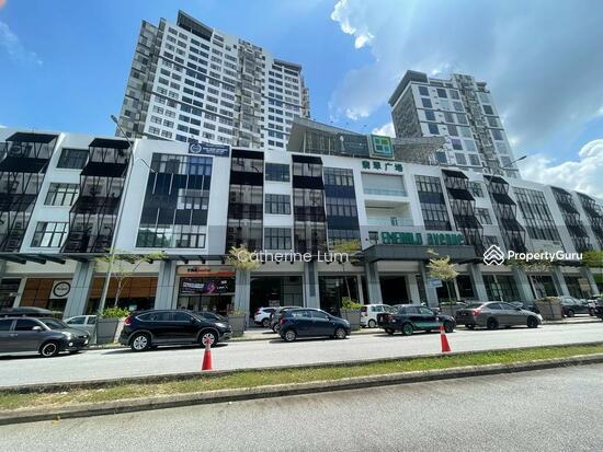 Aug 2024 Bank Lelong Dataran Emerald, Batu Caves, Selangor, Batu Caves ...