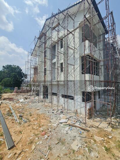 2.5m+ Own Corner extra 20ft side land Semi D,how abt 2.8m=More Spacious ...