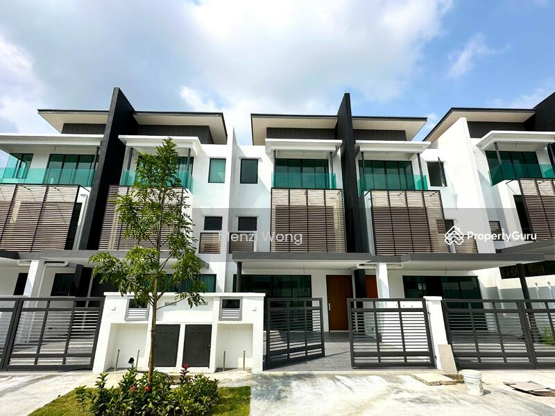3-storey Terraced House for Sale in Setia Alam (Selangor) - Menzi Wong