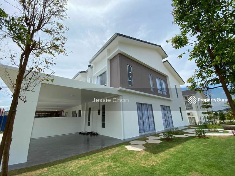 30ft Big Extra Land！！Corner Double Storey Puchong FREEHOLD First Come ...