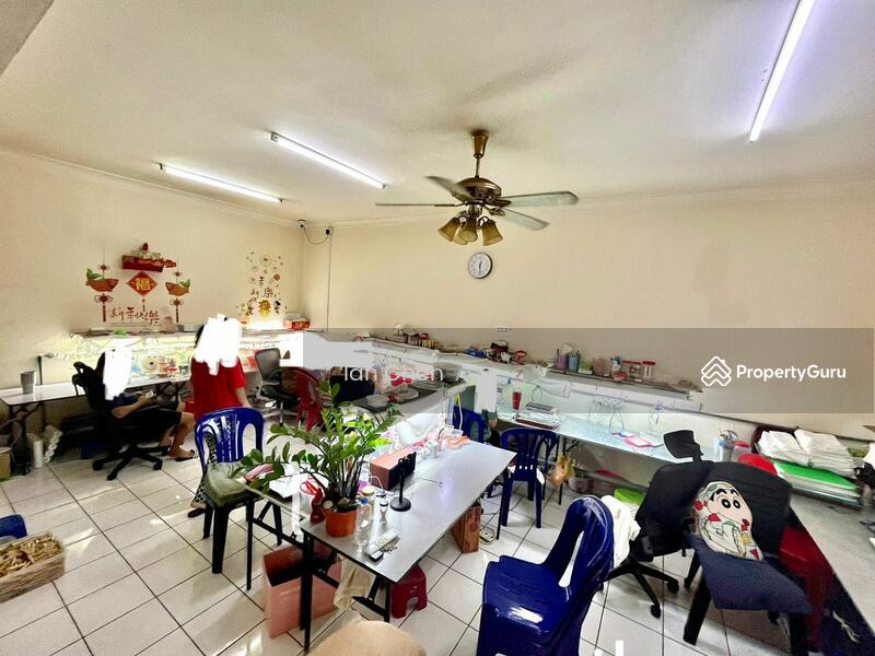 Jalan Permas 13 double storey terrace house, Senibong, Permas Jaya ...