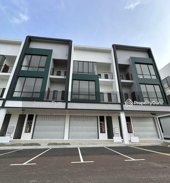 Crest Austin Crest Austin Crests Austins, Emerald 2, Taman Mount Austin ...