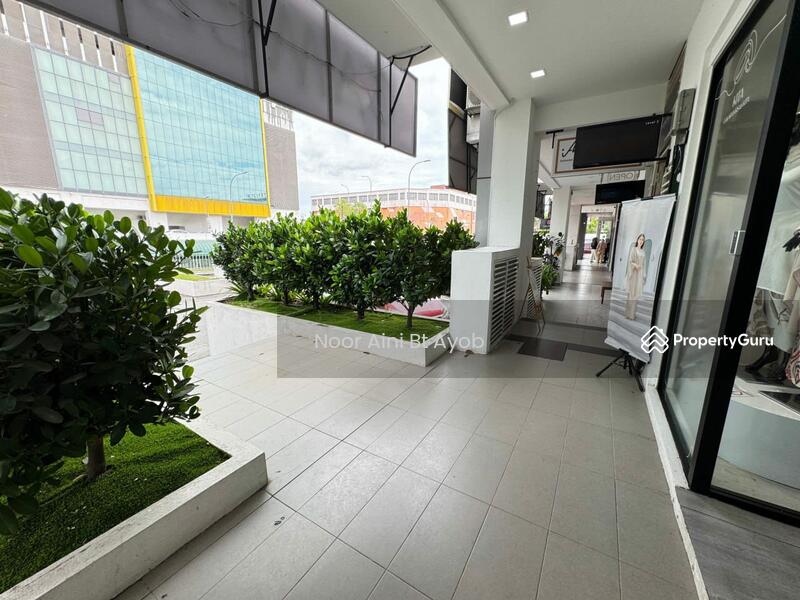 Facing Maindroad 4 Storey Shop Lot With Lift Bangi Sentral, Bandar Baru ...