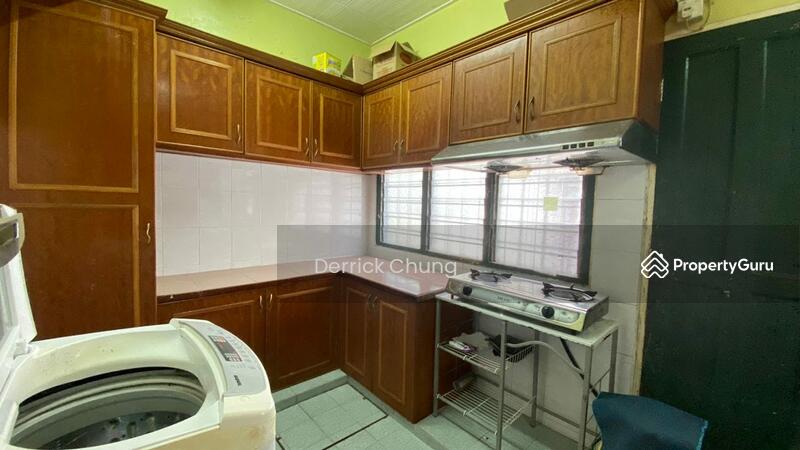 2.5 Storey Renovated Good Condition House in Ampang Gunung Rapat, Desa ...