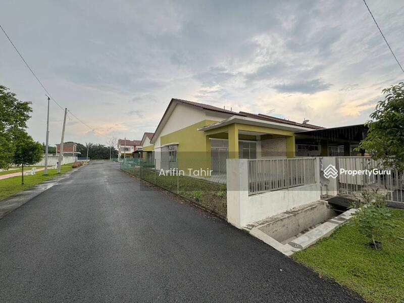 Single Storey End Lot Taman Semarang Mutiara Dengkil, Kampung Semarang ...