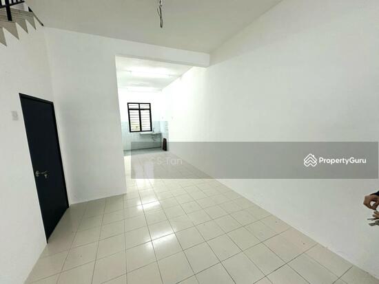 Kulai Kulais, Bandar Putra, Kulai, Johor, 3 Bedrooms, , 2-storey ...