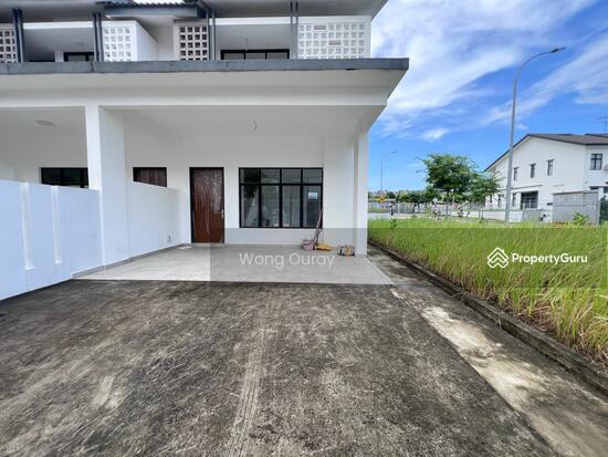 Austin Crest Austin Crest Austins Crests, Ruby, Austin Crest, Johor ...