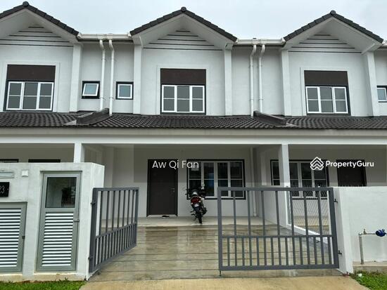 M Senyum, Bandar Baru Salak Tinggi , Salak Tinggi , Sepang, Jalan ...