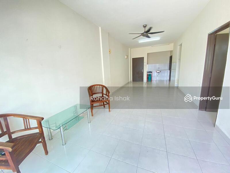 Residensi Warnasari 2, Jalan Warnasari, Bandar Puncak Alam, Puncak Alam ...