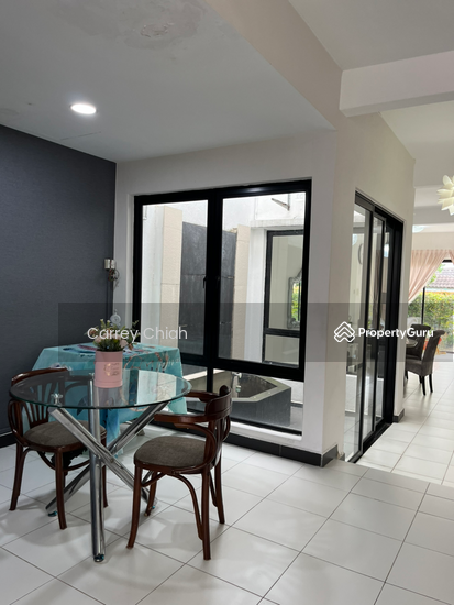 Terrace house at Lake Edge, Jalan LE 3/3, Lake Edge, Puchong, Selangor ...