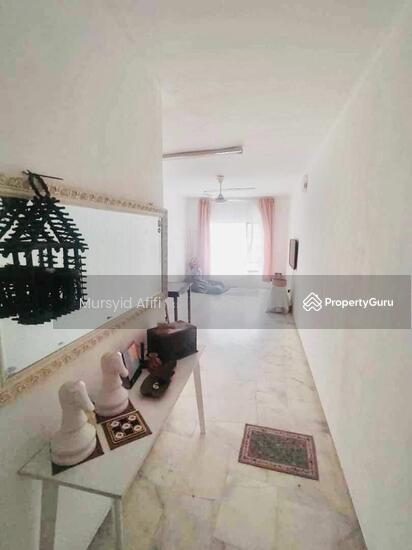 Residensi Warnasari 3, Jalan Warnasari, Bandar Puncak Alam, Puncak Alam ...