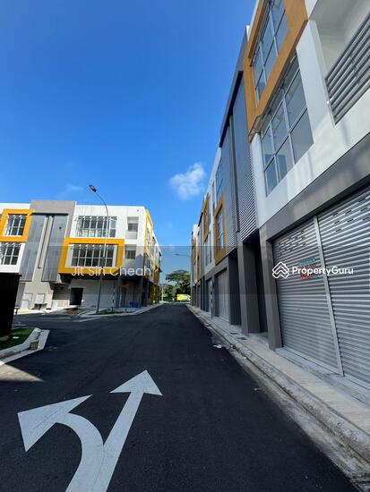 Molek Hub, Taman Molek, Johor Bahru, Johor, , 5636 sqft, Shop / Office ...