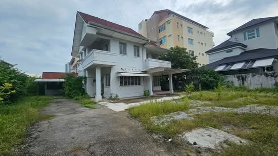 Pulau Tikus Old Bungalow with Big Compound (Behind Island Hospital ...