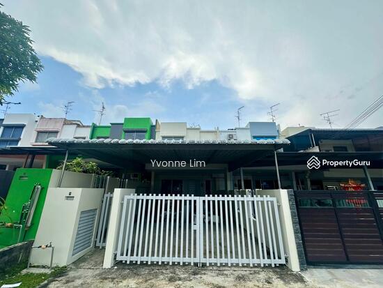 Terrace house at Taman Setia Tropika, Jalan Setia tropika 4/10, Taman ...
