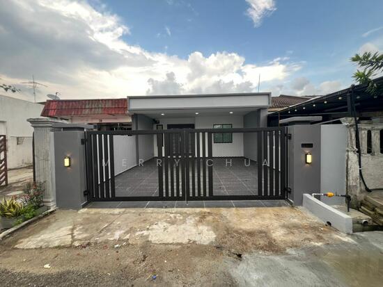 1-storey Terraced House for Sale in Taman Universiti (Skudai) - Merry Chua