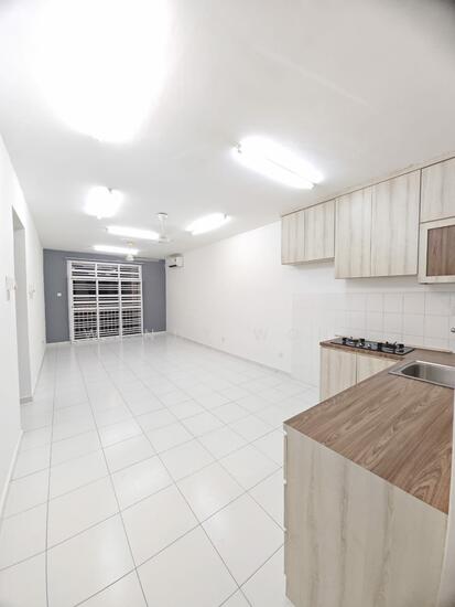 Condominium for Rent at Scott Towers @ Larkin JB - Wendy Wong
