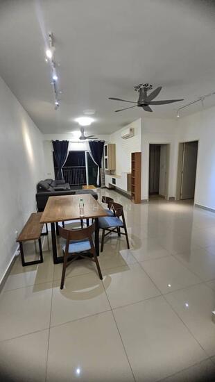 Condominium for Rent at The Holmes 1 - KINKI CHAN