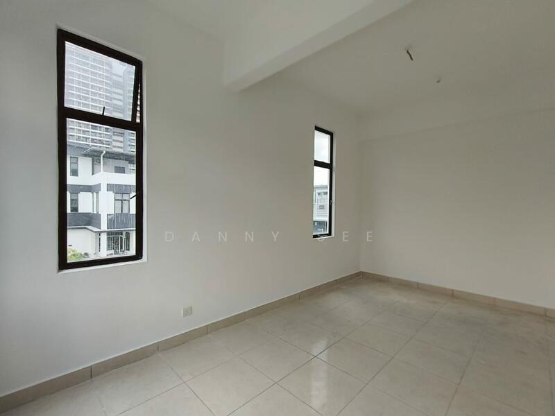 Cluster House for Sale in Taman Mutiara Mas (Skudai) - Danny See