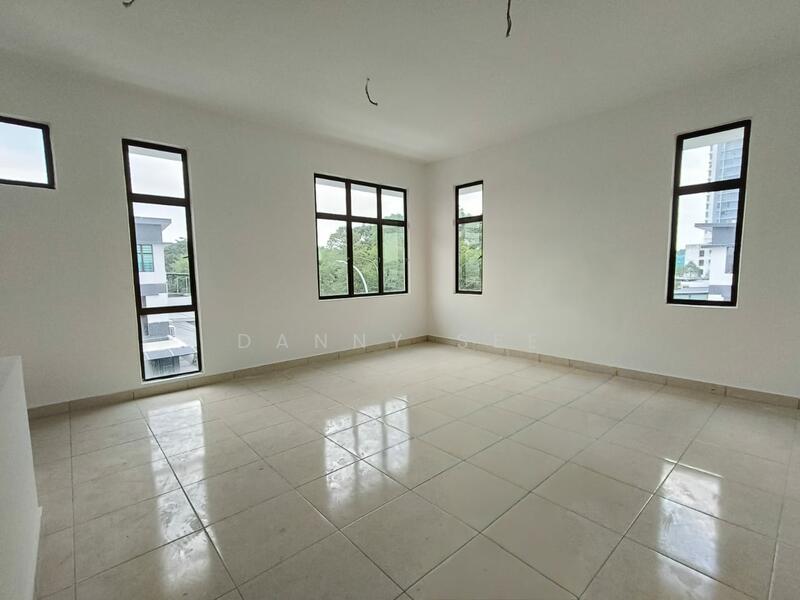 Cluster House for Sale in Taman Mutiara Mas (Skudai) - Danny See