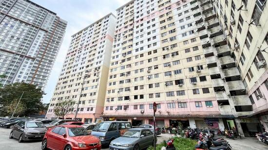 Flat for Sale at Rumah Pangsa Kayu Ara - Mohd Hazlan bin Mohd Sopi