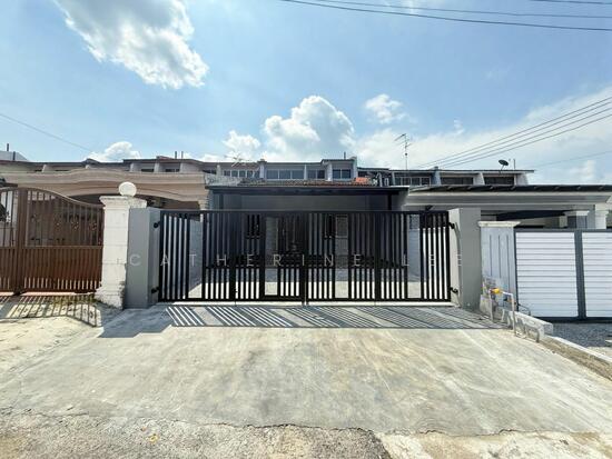 1-storey Terraced House for Sale in Taman Perling (Perling) - Catherine Lee