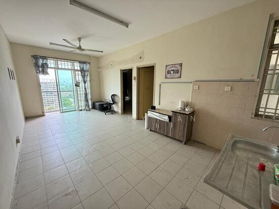 Apartment for Sale at Lake View Suites - Johnny Tan