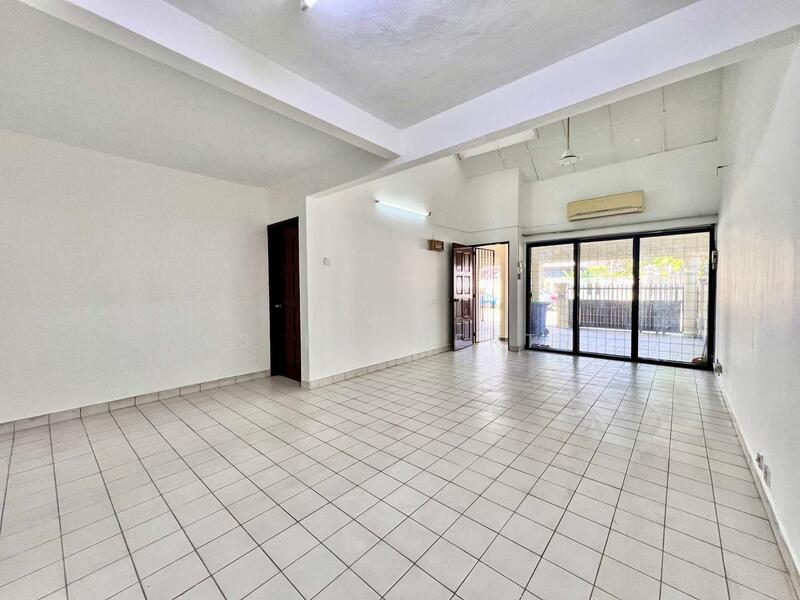 1.5-storey Terraced House for Sale in Subang Jaya (Selangor) - SS PROPERTY