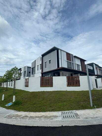 Semi-Detached House for Sale in Hulu Langat (Selangor) - Jesslyn Lee