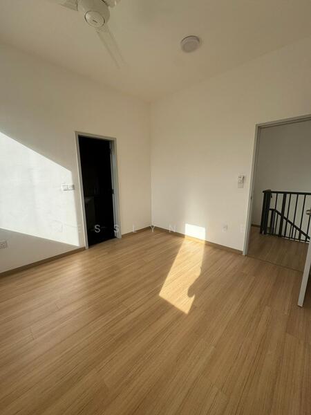 Semi-Detached House for Sale in Hulu Langat (Selangor) - Jesslyn Lee