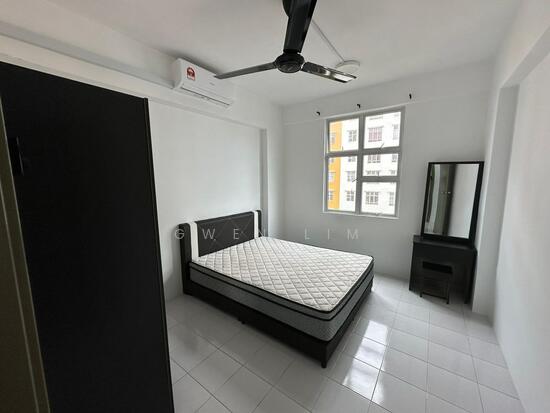 Apartment for Rent at Taman Pulai Mutiara 2: Phase A3A - A3C - Gwen Lim