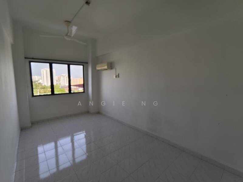 Condominium for Sale at Straits Court - Angie Ng