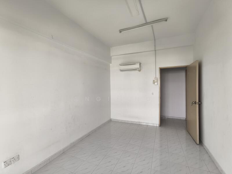Condominium for Sale at Straits Court - Angie Ng