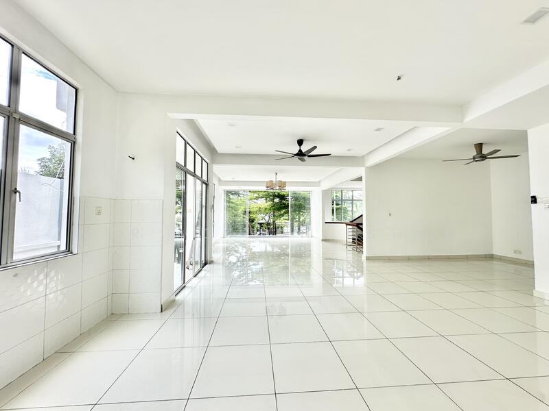2.5 Storey Freehold Semi-D Saujana Villa untuk Untuk Dijual - RM ...