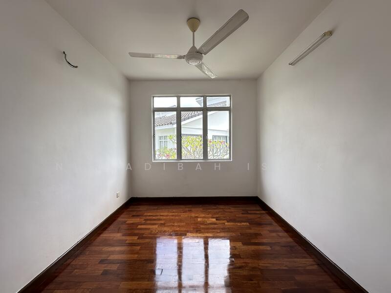 2.5 Storey Freehold Semi-D Saujana Villa untuk Untuk Dijual - RM ...