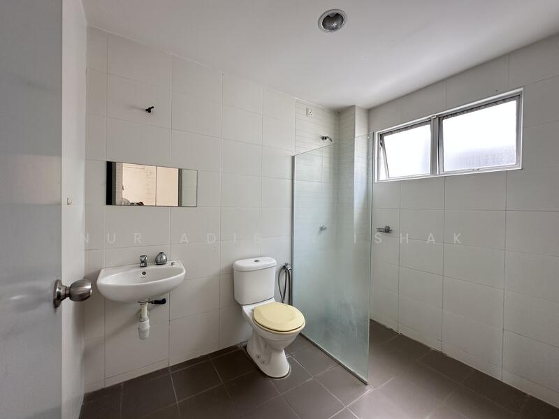 2.5 Storey Freehold Semi-D Saujana Villa untuk Untuk Dijual - RM ...