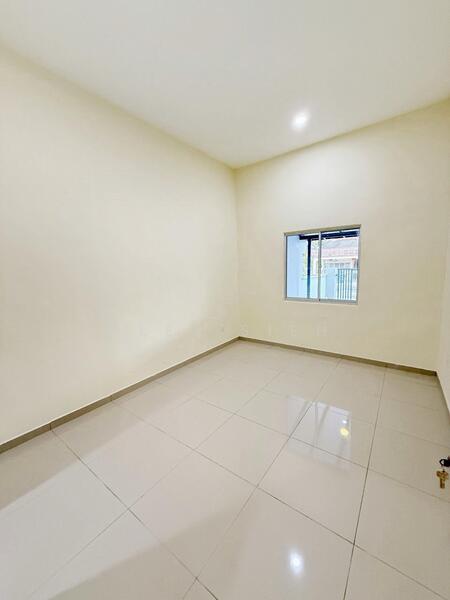 1-storey Terraced House for Sale in Taman Perling (Perling) - Alex Sieh