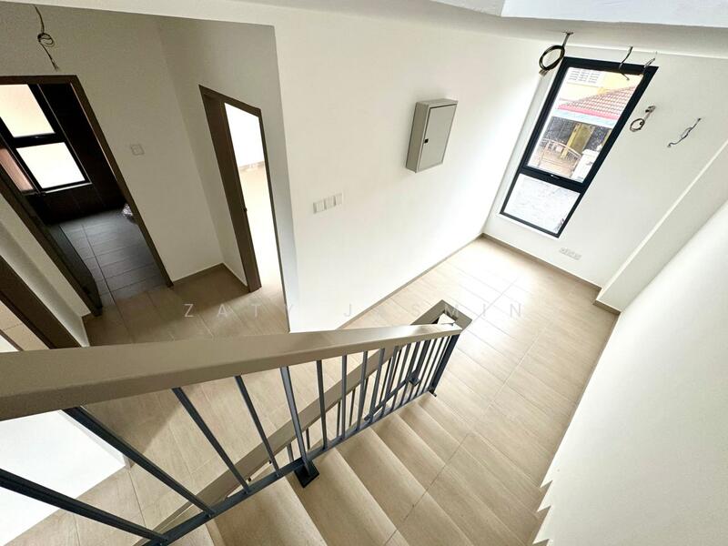 3-storey Terraced House for Sale in Salak Selatan (Kuala Lumpur) - Zaty ...