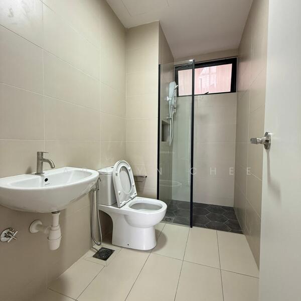 Condominium for Rent at Trinity Wellnessa - Carolyn Chee